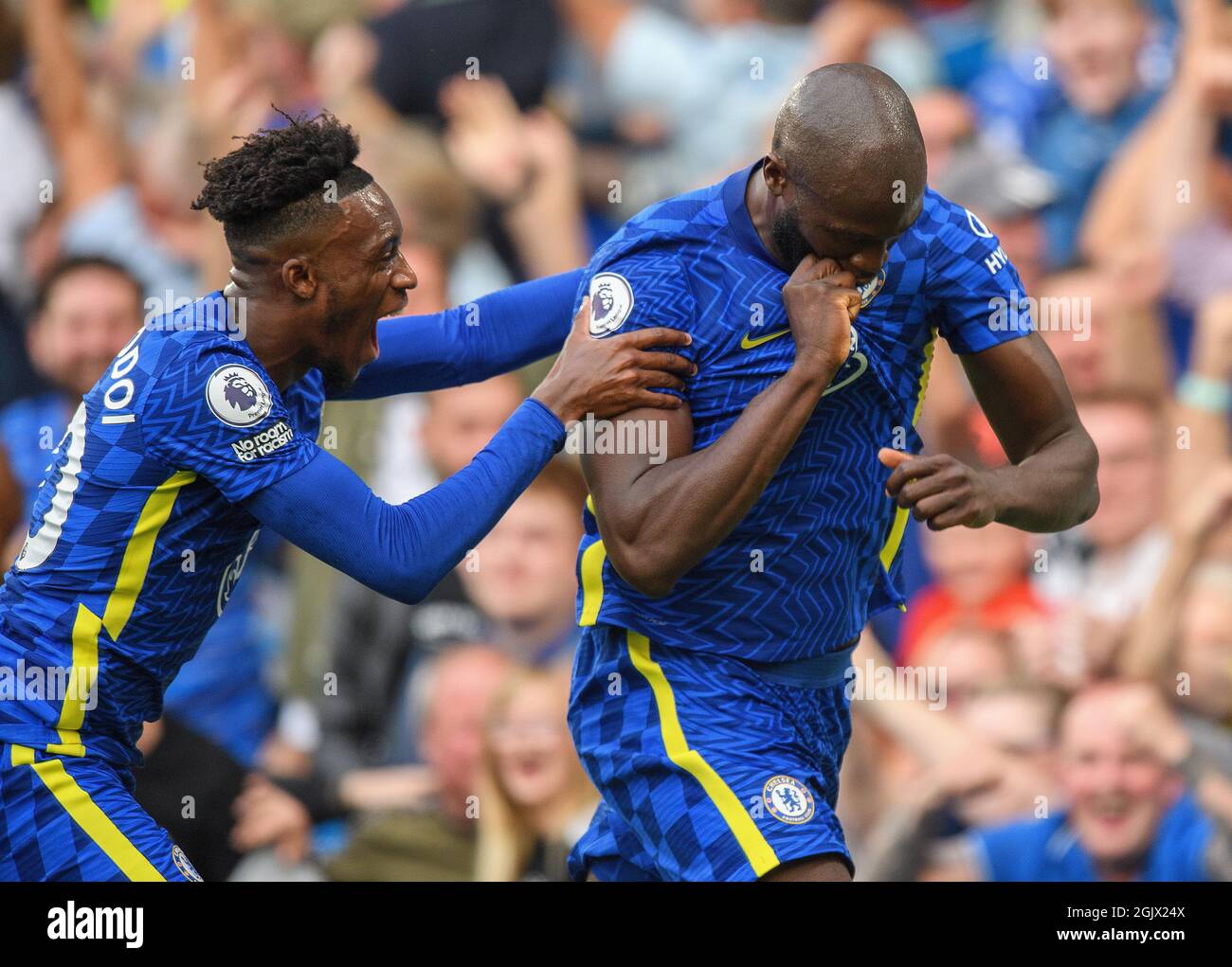 Chelsea badge on shirt hi-res stock photography and images - Alamy