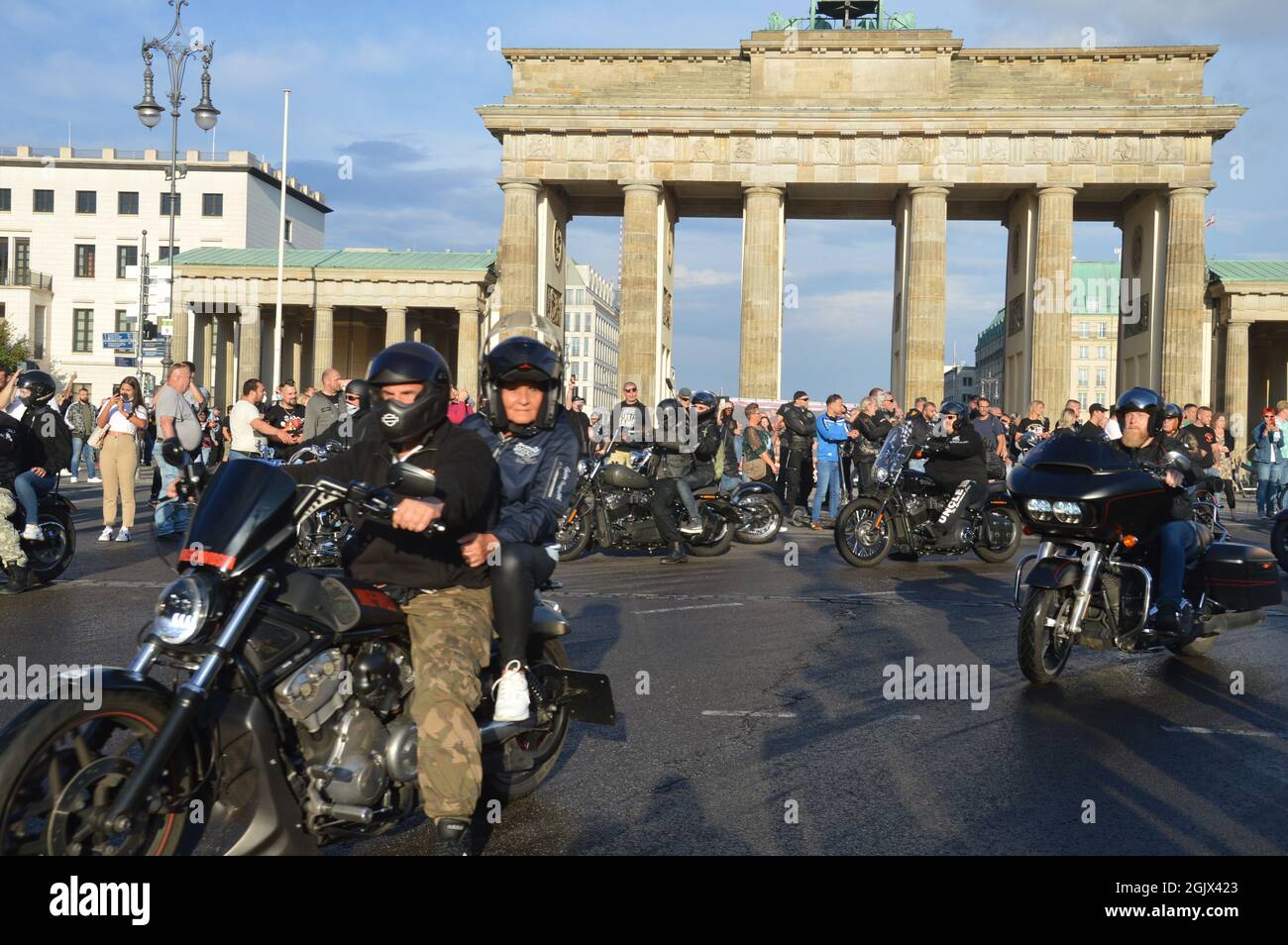 Biker rally of Hells Angels and Bandidos near the Brandenburg Gate in ...