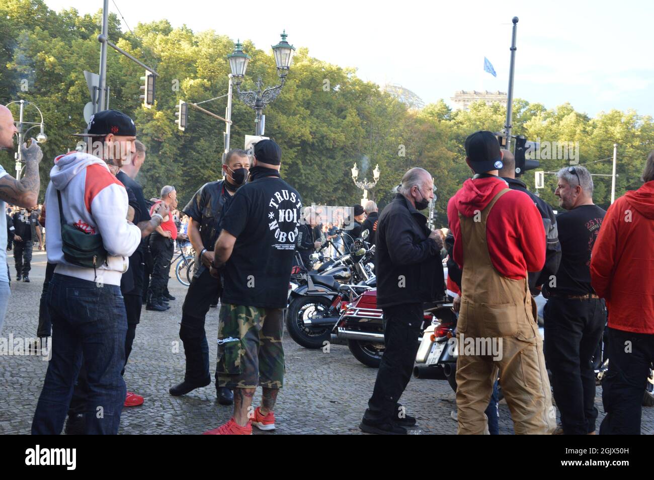 Biker rally of Hells Angels and Bandidos near the Brandenburg Gate in ...