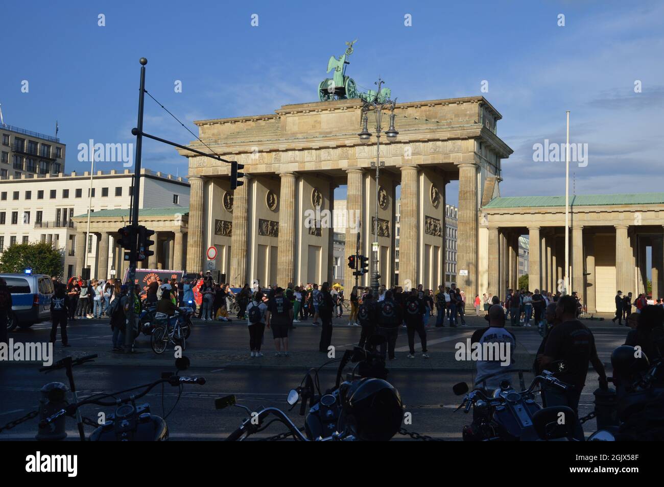 Biker rally of Hells Angels and Bandidos near the Brandenburg Gate in ...