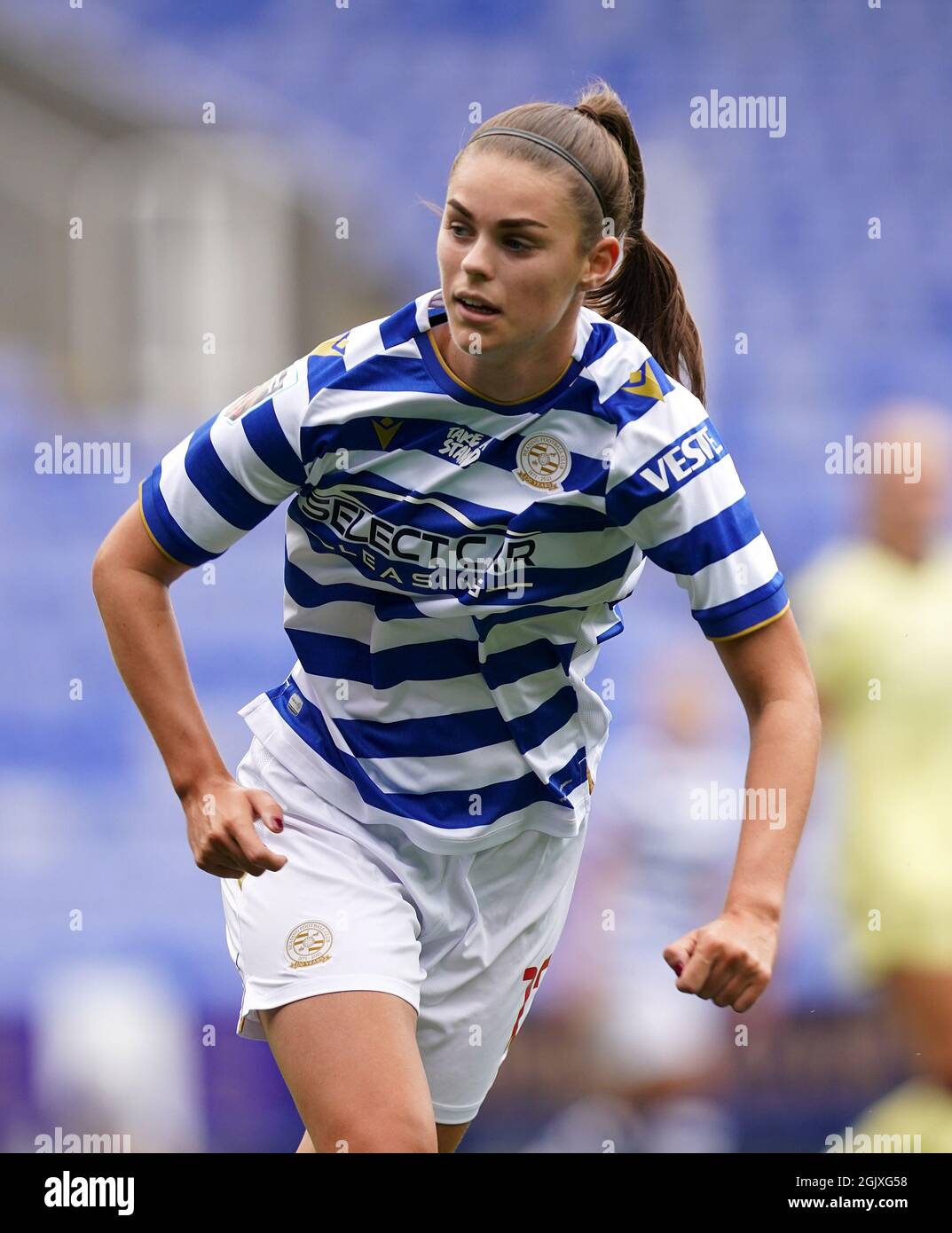 Harries reading hi-res stock photography and images - Alamy