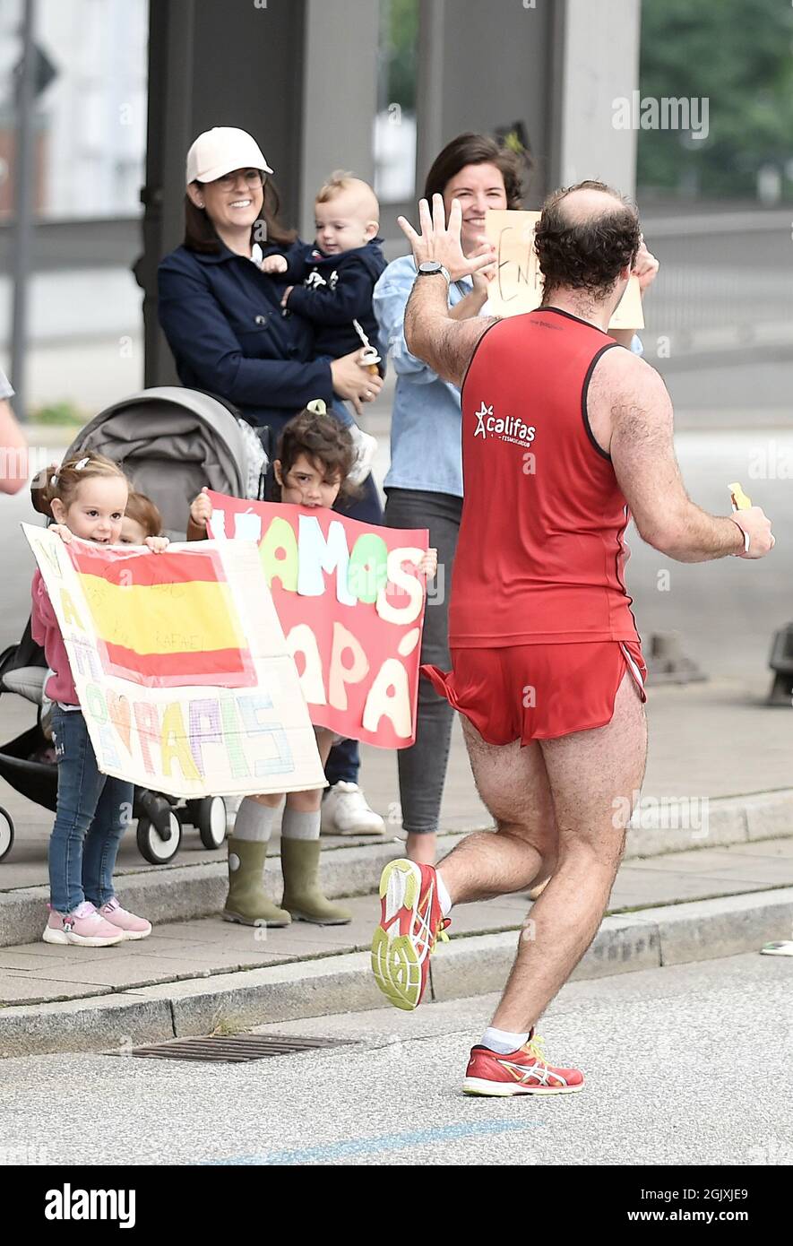 Hamburg, Germany. 12th Sep, 2021. Athletics: Marathon: A Spanish ...