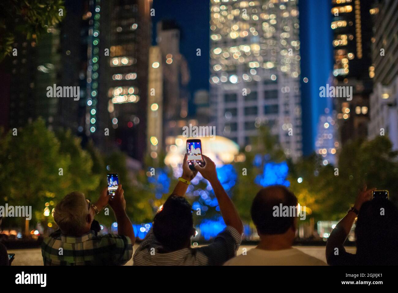 The Tribute in Light shines over the 9/11 Memorial in New York on ...