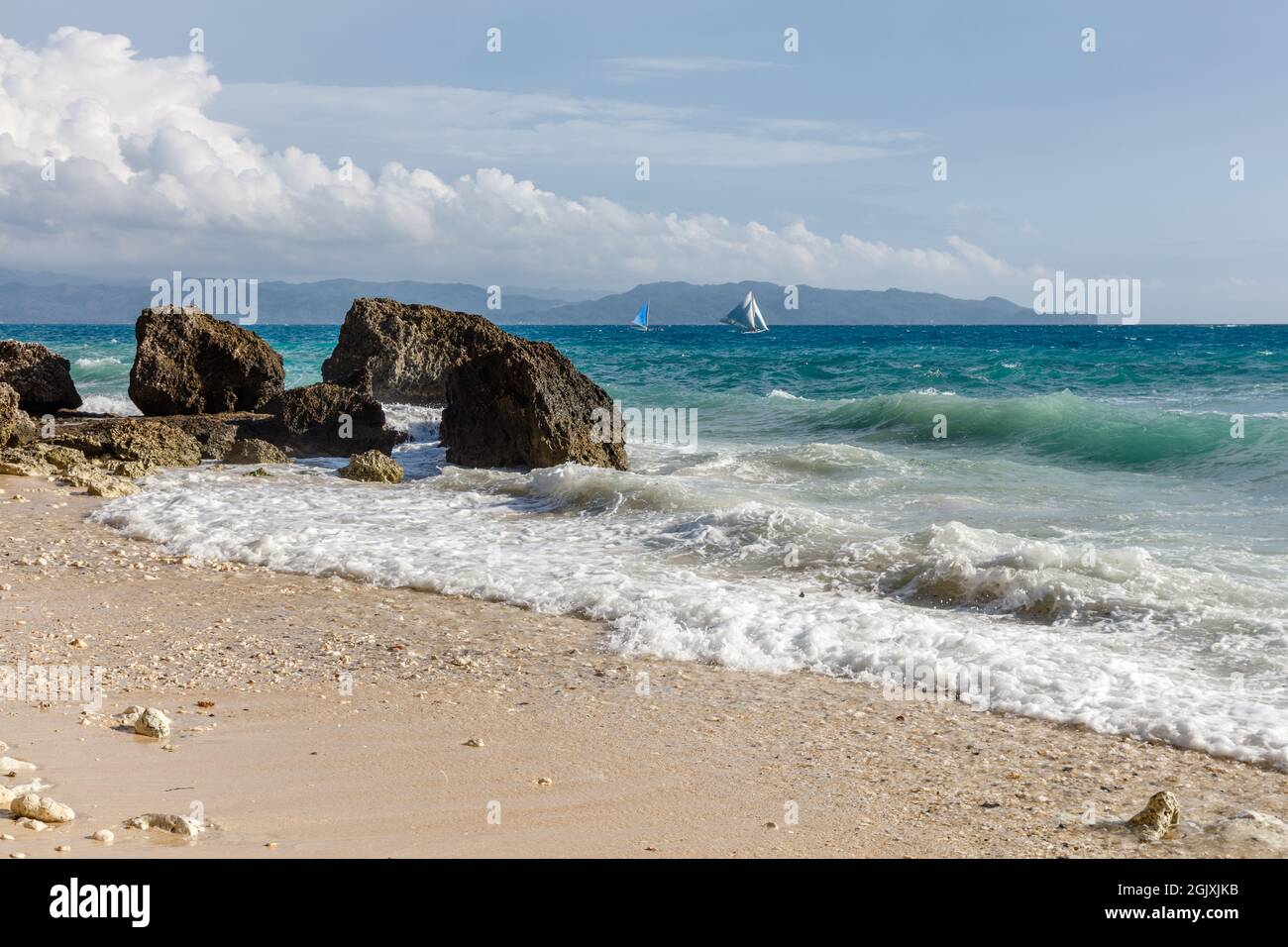 Views of Diniwid Beach, Boracay Island, Philippines. Ocean, waves ...