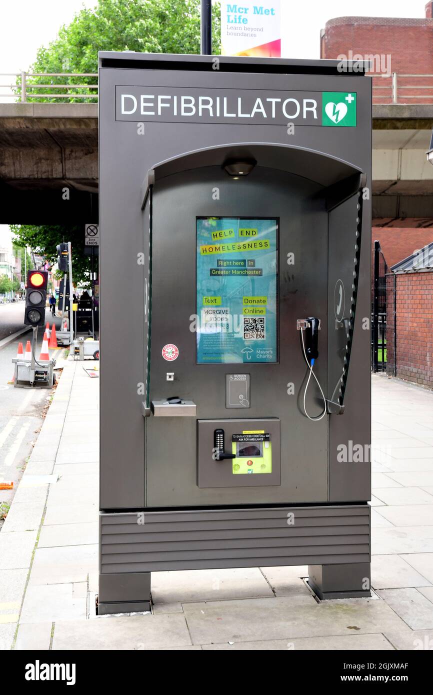 Cardiac arrest defib hi-res stock photography and images - Alamy