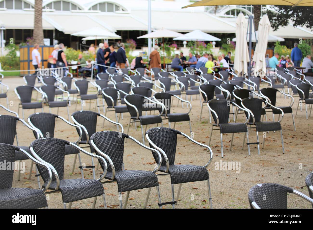 rows of chairs in a row Stock Photo - Alamy
