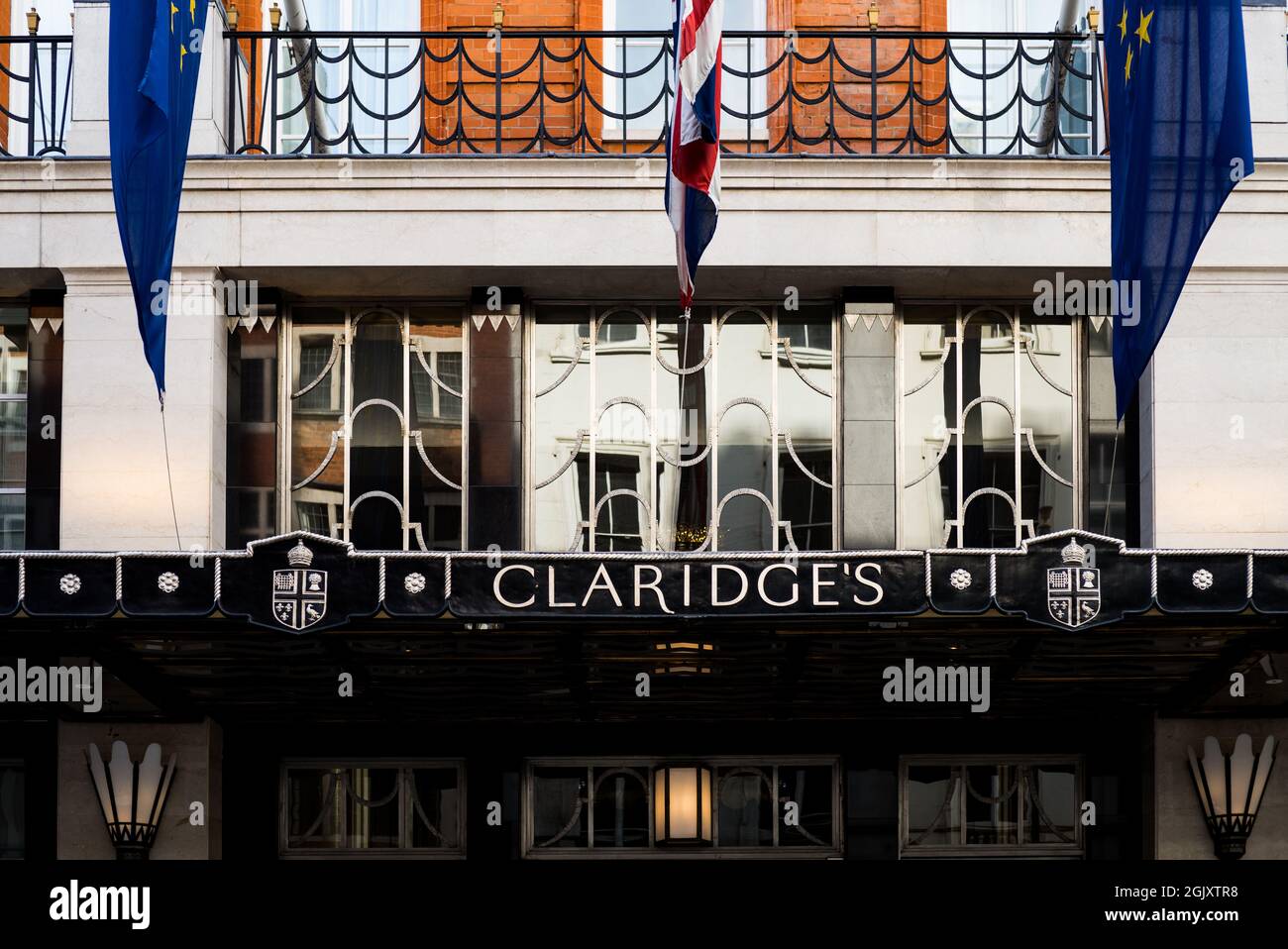 Claridges entrance hi-res stock photography and images - Alamy