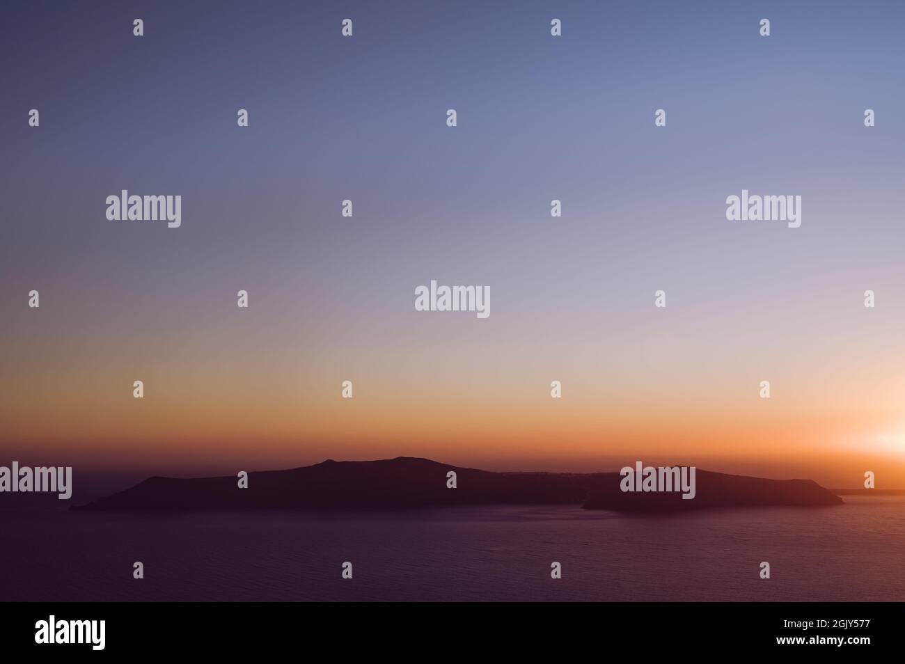 ful landscape of sunset above Aegean sea. Santorini luxury resort ...