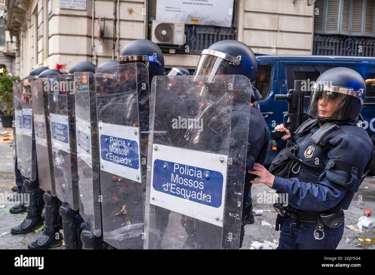 Barcelona, Spain. 11th Sep, 2021. Agents of the Spanish national police ...