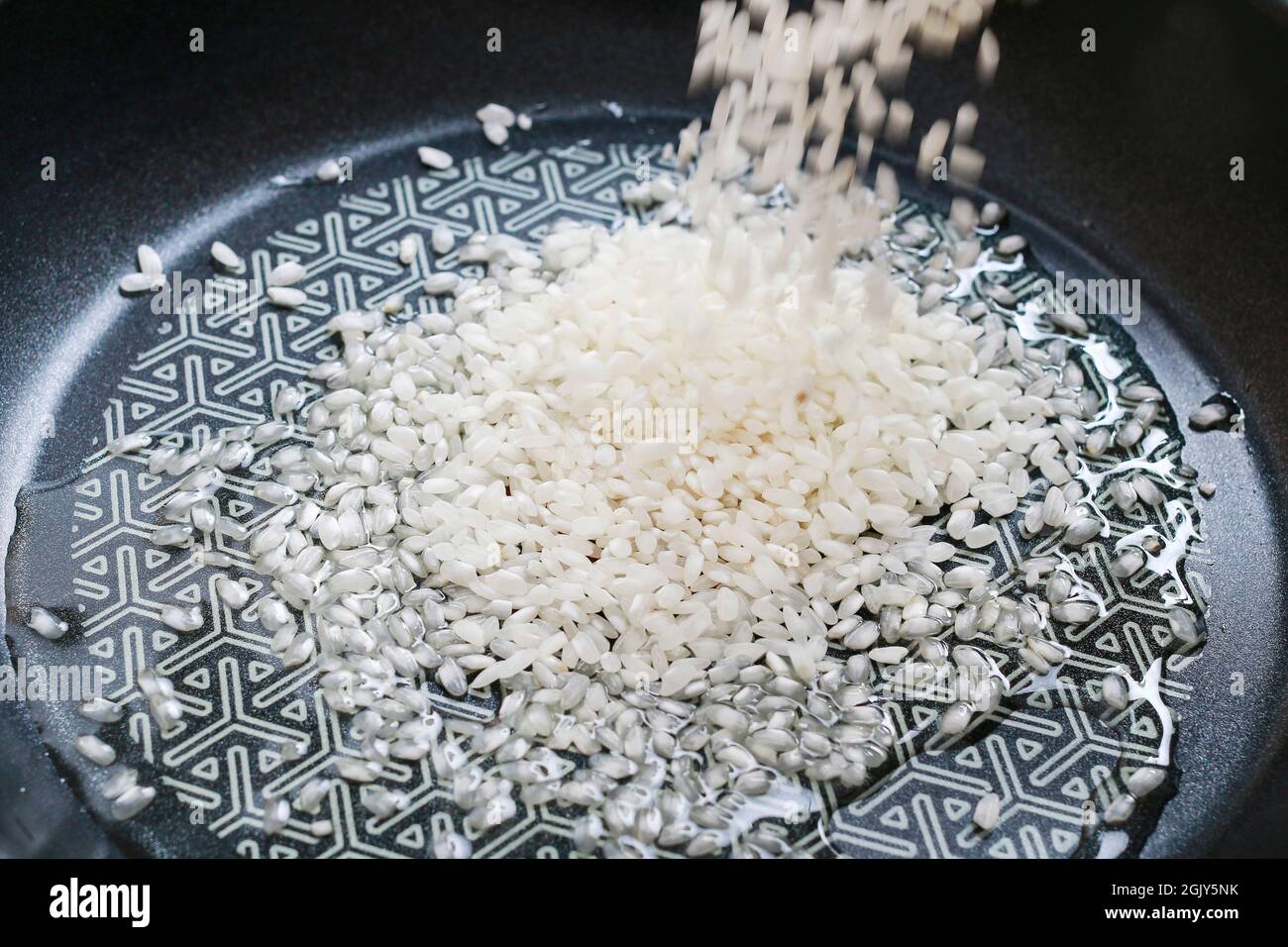 Rice for risotto, cooking time Stock Photo - Alamy