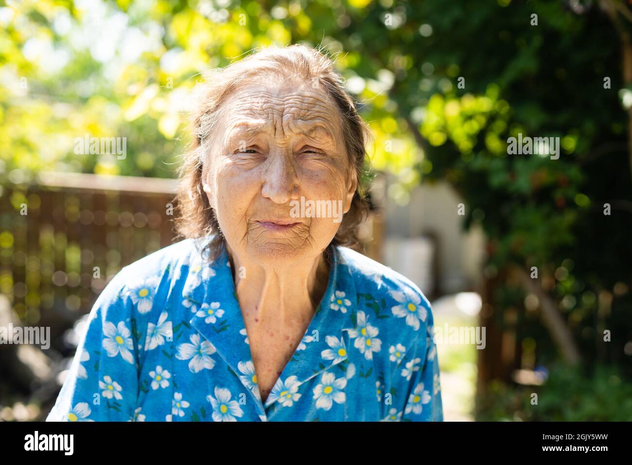 Close-up portrait of an old woman 90 years old Stock Photo - Alamy