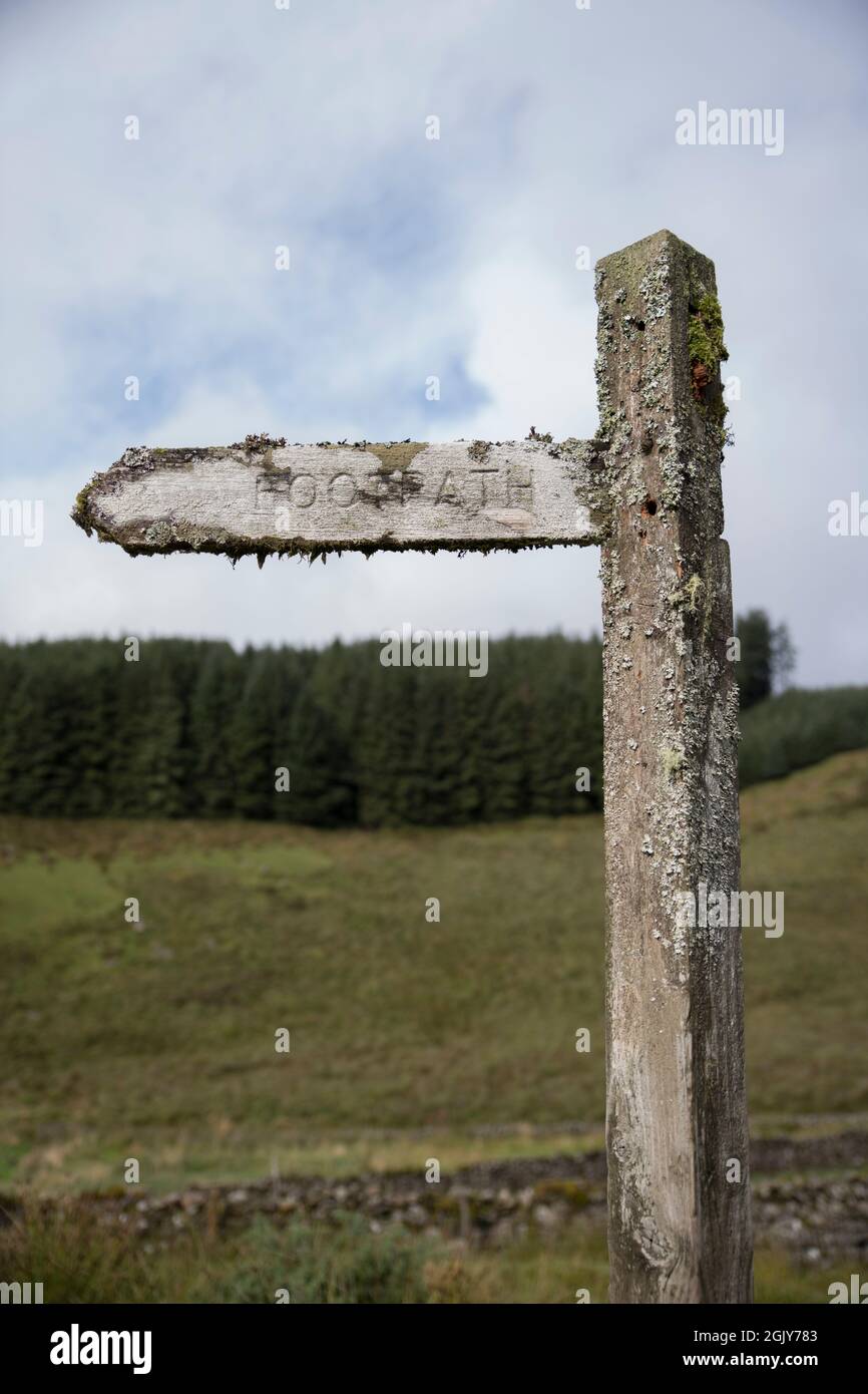 Old footpath hi-res stock photography and images - Alamy