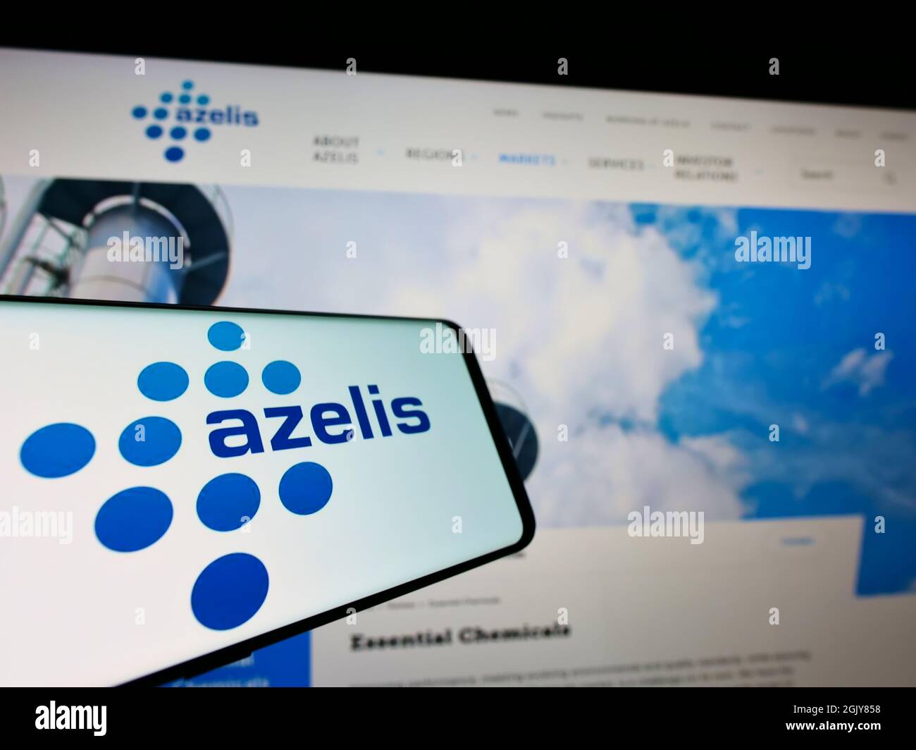 Azelis holding s a hi-res stock photography and images - Alamy