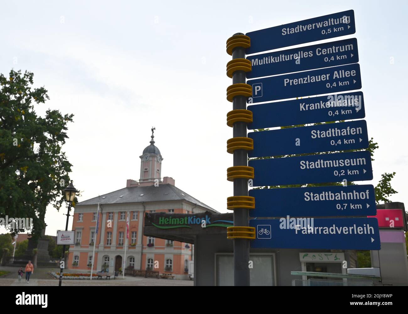 Templin, Germany. 10th Sep, 2021. Signpost on the market place, in the ...