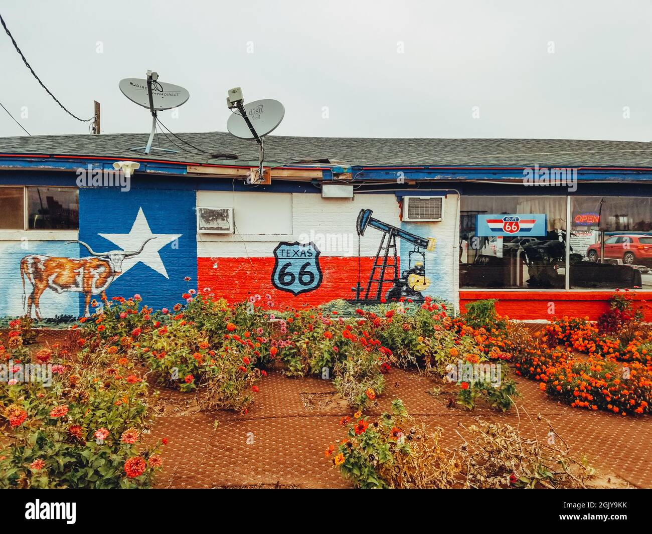 Colorful Route 66 Motel wall mural in Shamrock Texas Stock Photo - Alamy