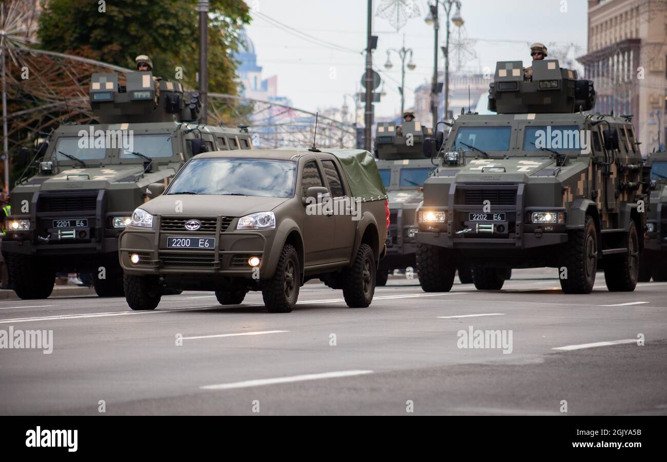 Armoured wheeled vehicles hi-res stock photography and images - Alamy