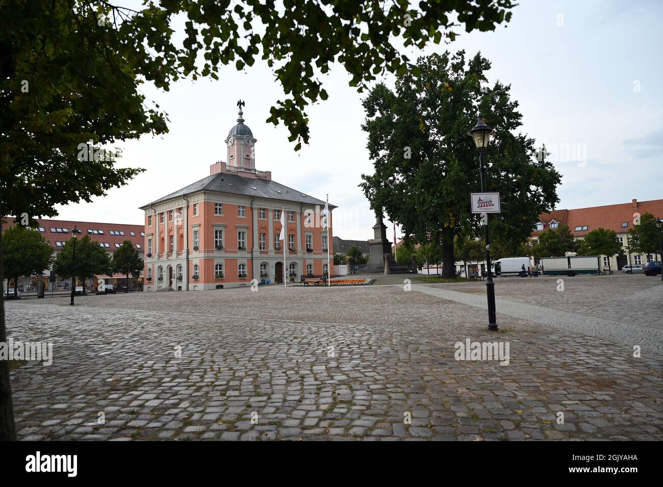 Templin, Germany. 10th Sep, 2021. The historic town hall on the market ...
