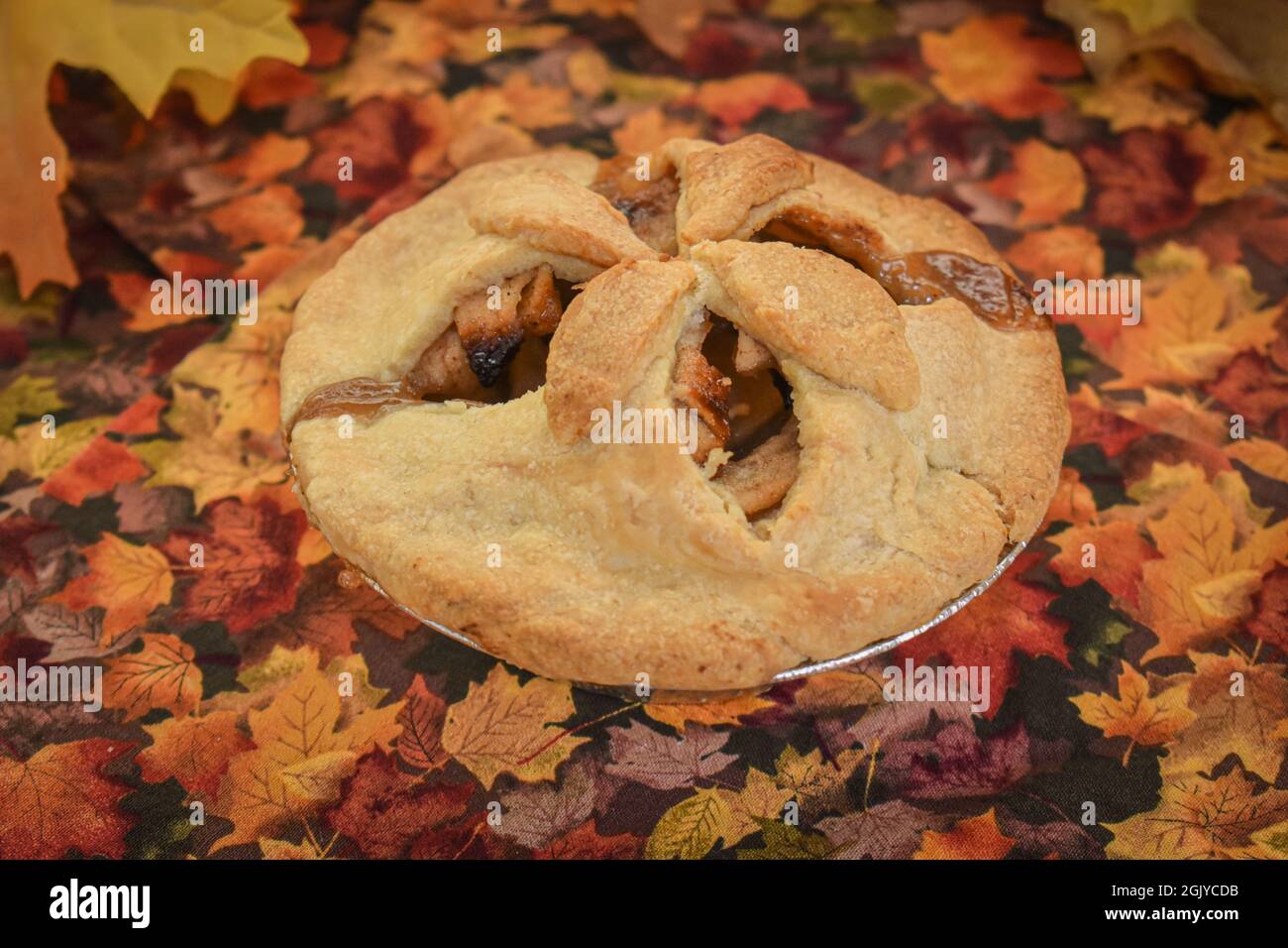 How to make an apple pie from scratch hi-res stock photography and ...