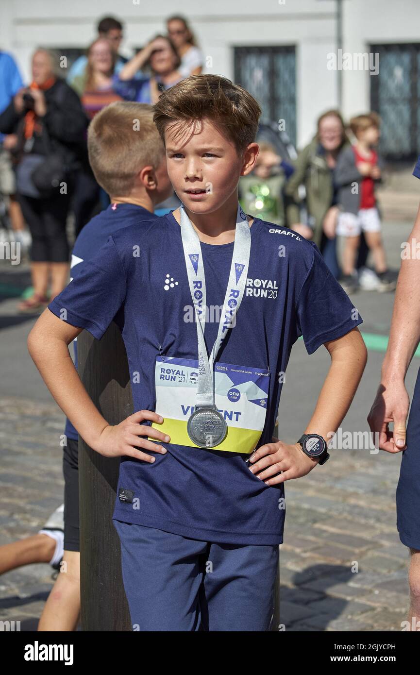 Prince Vincent runs the Family Event Roal Run (1 English mile) in ...
