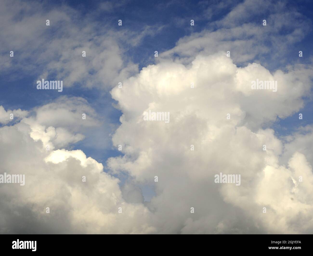 Himmel blau hi-res stock photography and images - Alamy