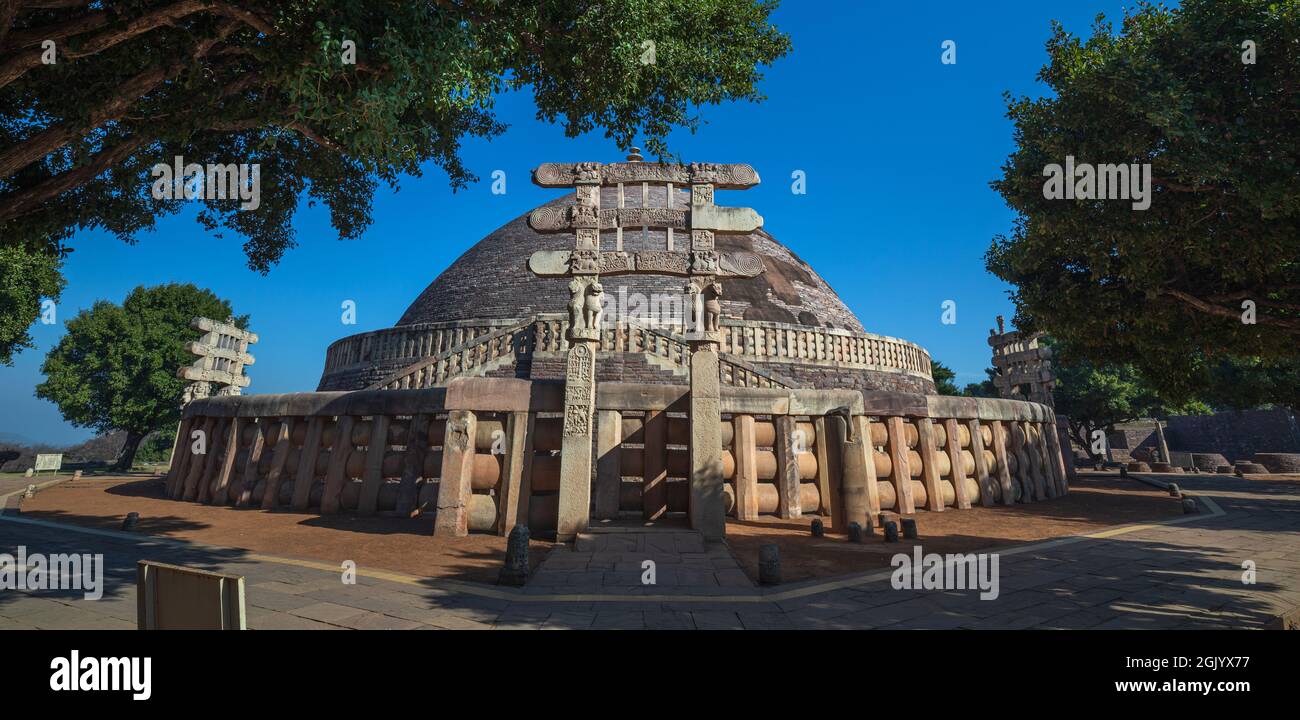 Sanchi Stupa is a Buddhist complex, famous for its Great Stupa, on a ...