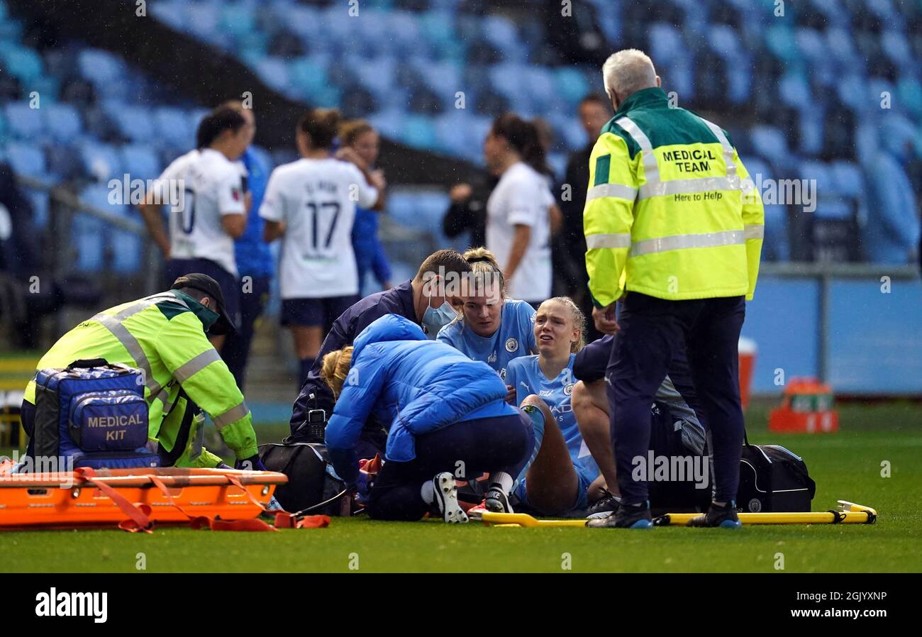 Esme morgan injury hi-res stock photography and images - Alamy