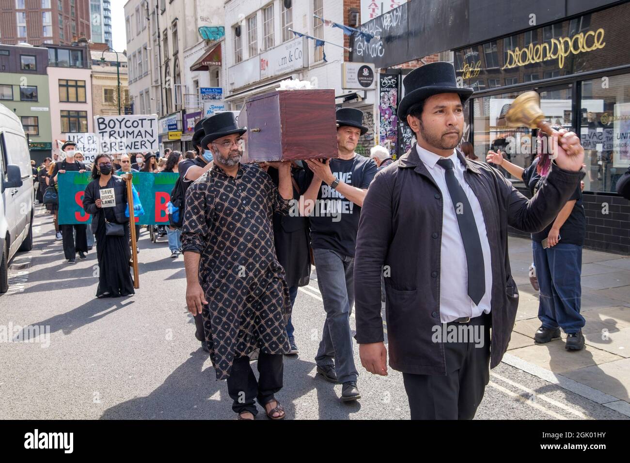 London, UK. 12th Sep 2021. A man rings a bell at the front of the ...
