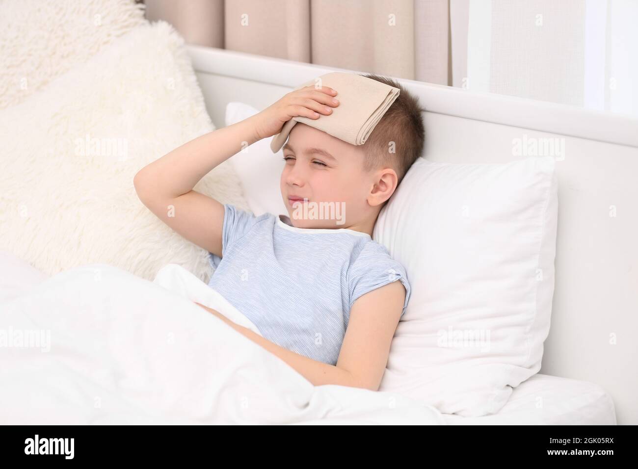 Headaches in children hi-res stock photography and images - Alamy
