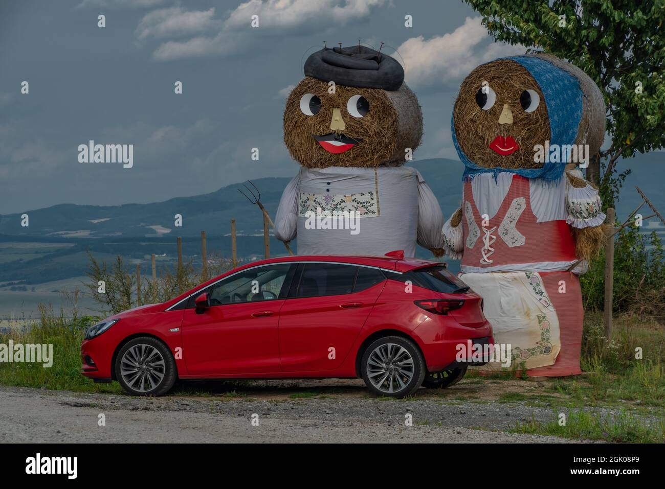 Puppet in the field hi-res stock photography and images - Alamy