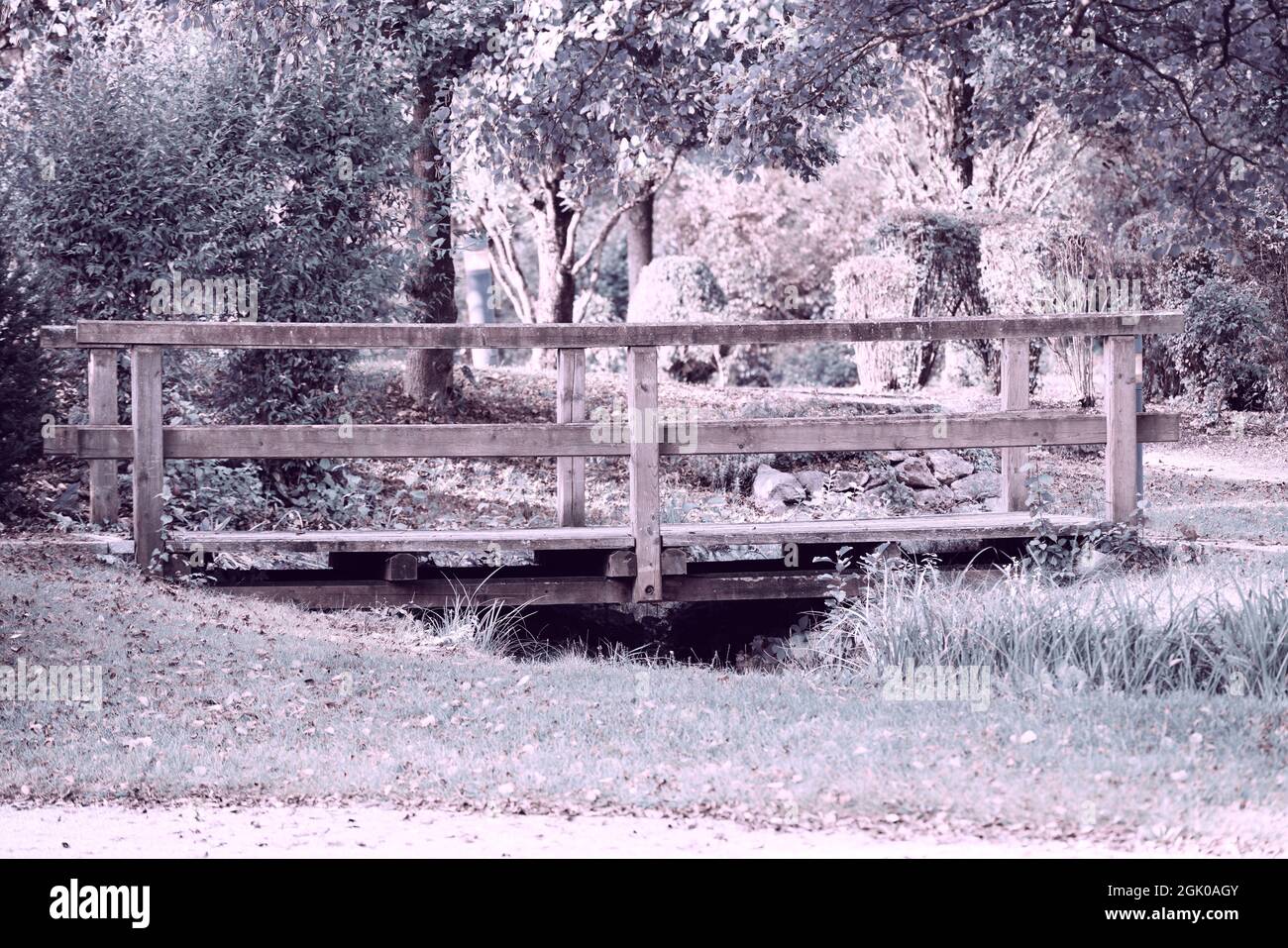 Worm wood fence hi-res stock photography and images - Alamy