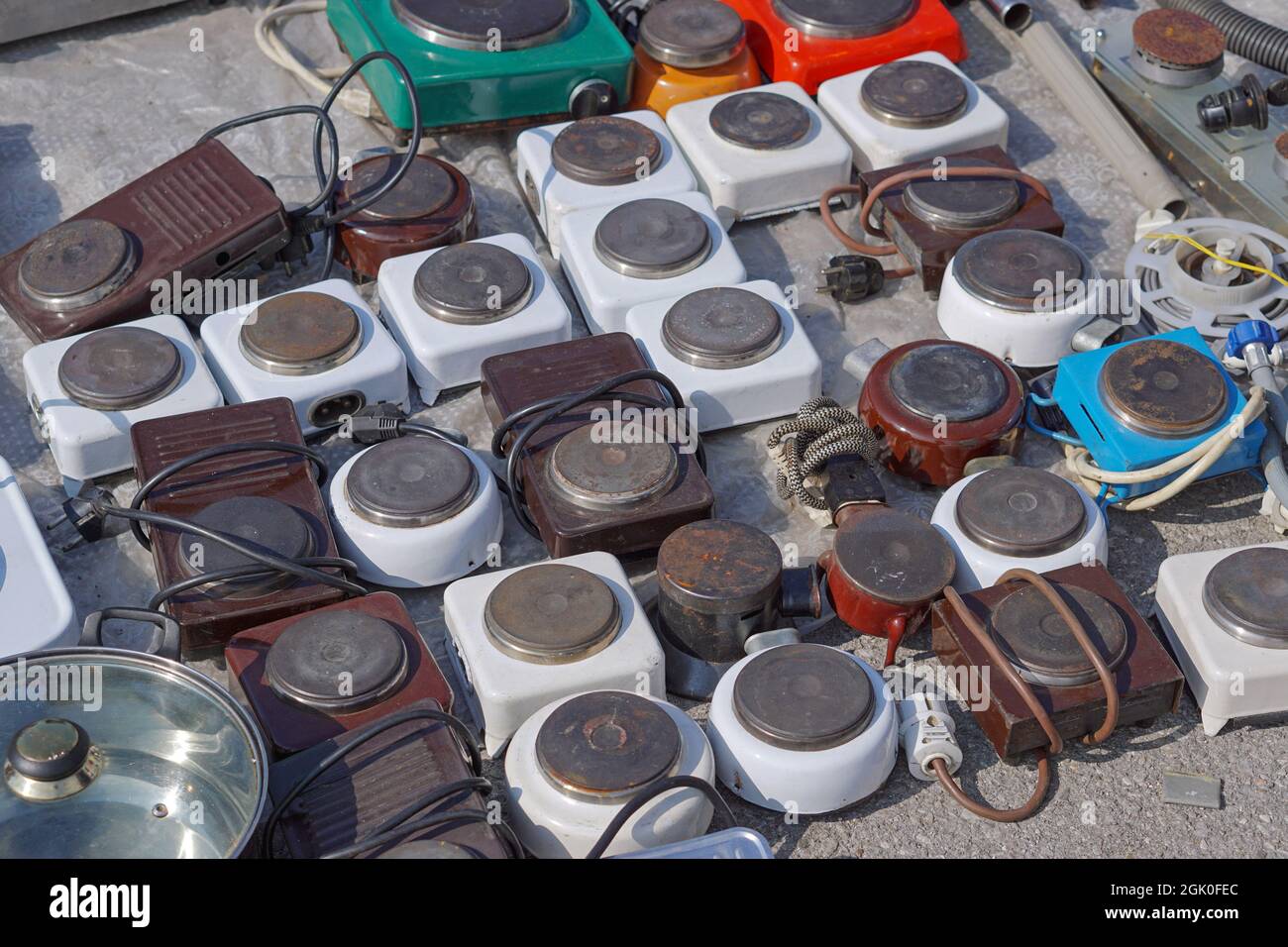 Old electric stove High Resolution Stock Photography and Images - Alamy