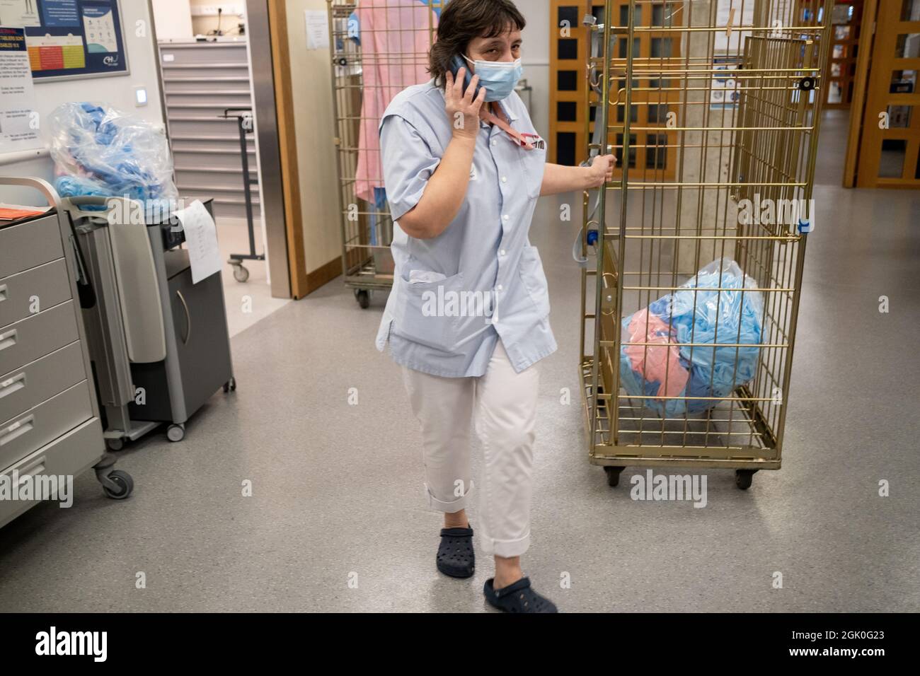 Intensive care unit cleaning hi-res stock photography and images - Alamy