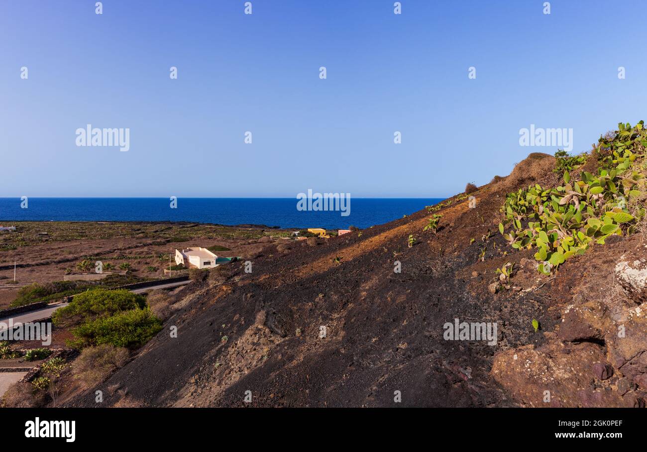 Lava cliff wall hi-res stock photography and images - Alamy