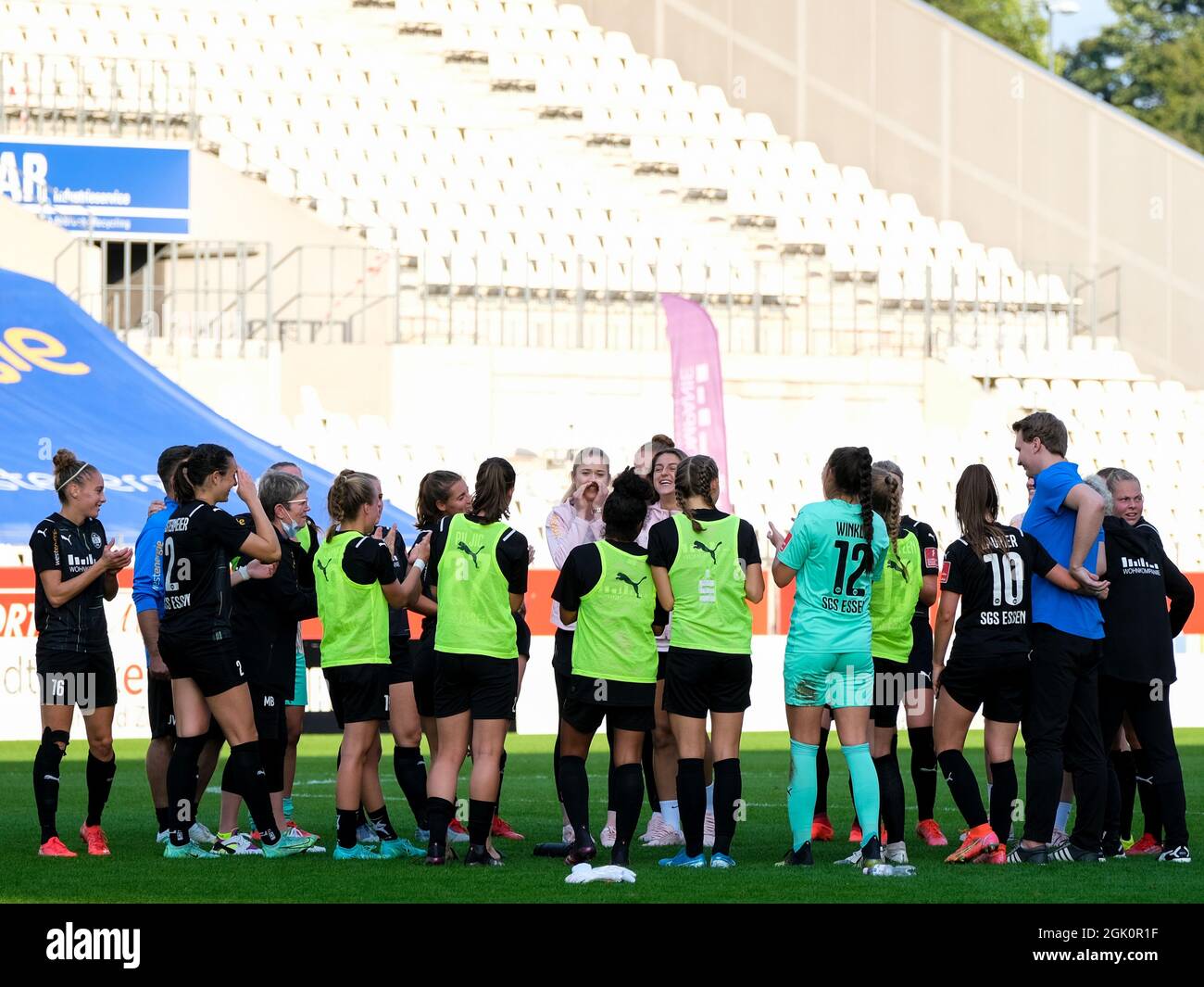 Sgs circle hi-res stock photography and images - Alamy