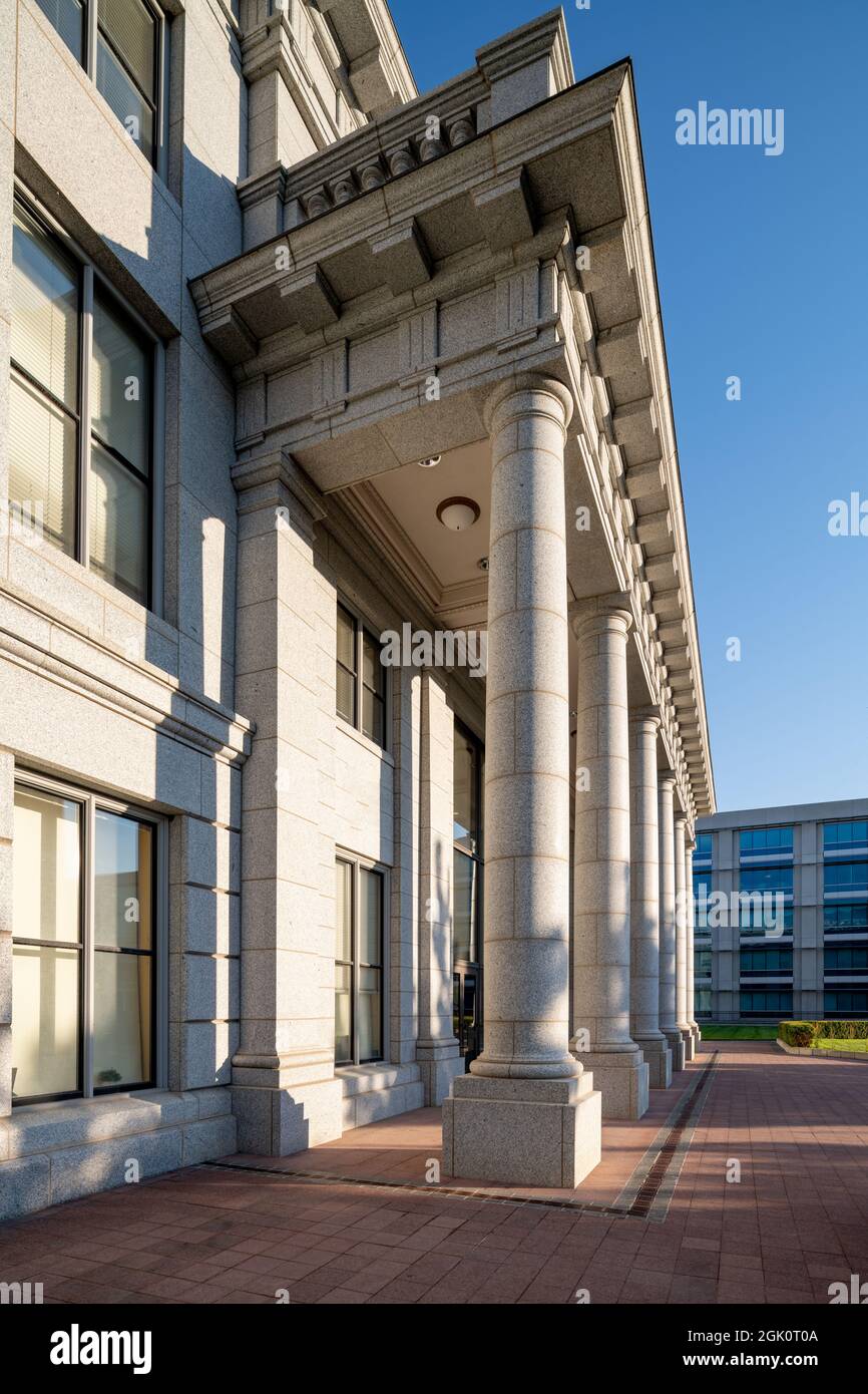 Utah government court building pillars Stock Photo - Alamy