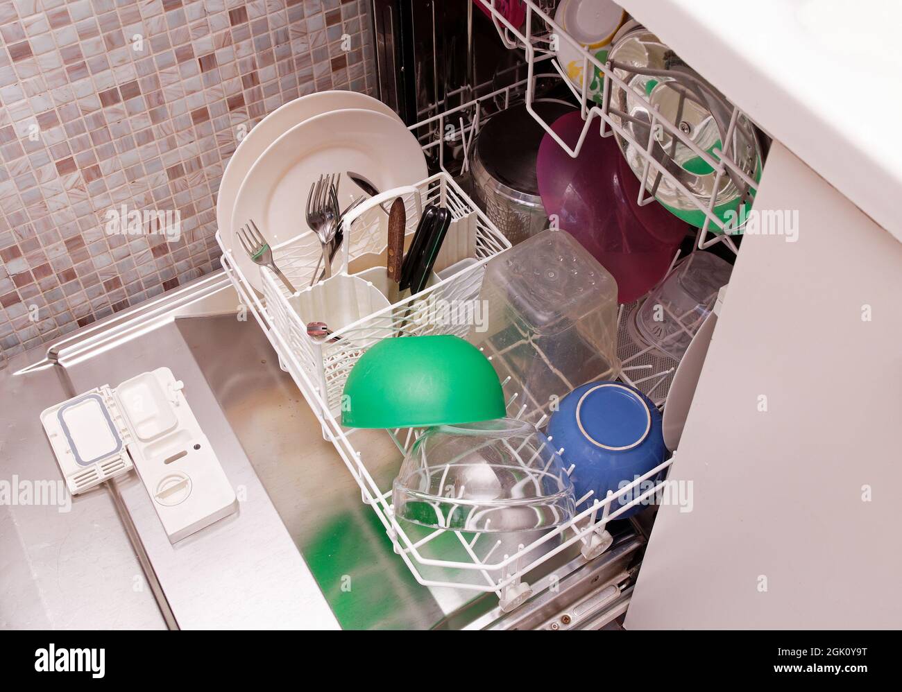 Dishwasher machine hi-res stock photography and images - Alamy