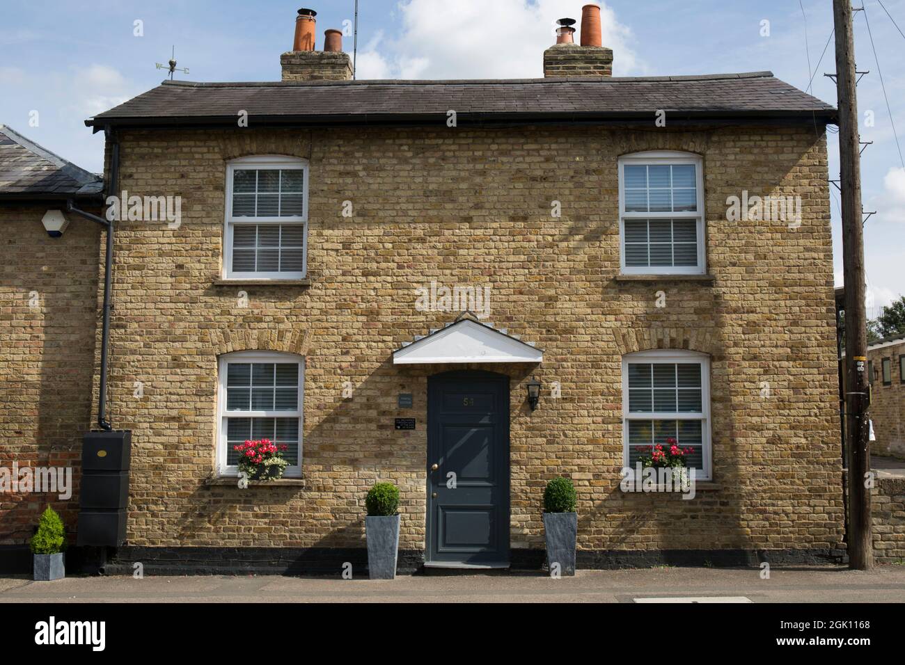 Cottage High Street Roydon Essex Stock Photo - Alamy