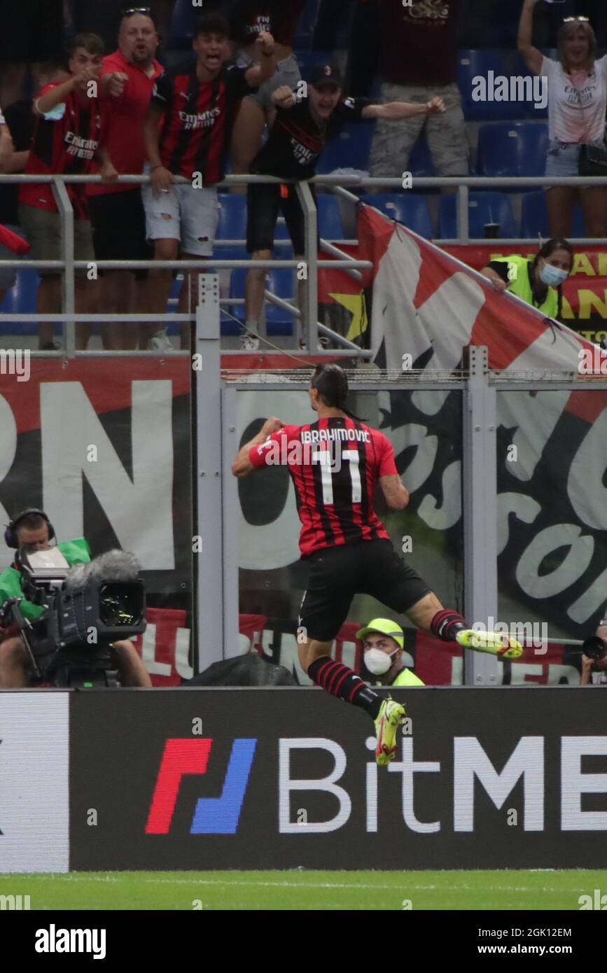 Zlatan milan goal hi-res stock photography and images - Alamy