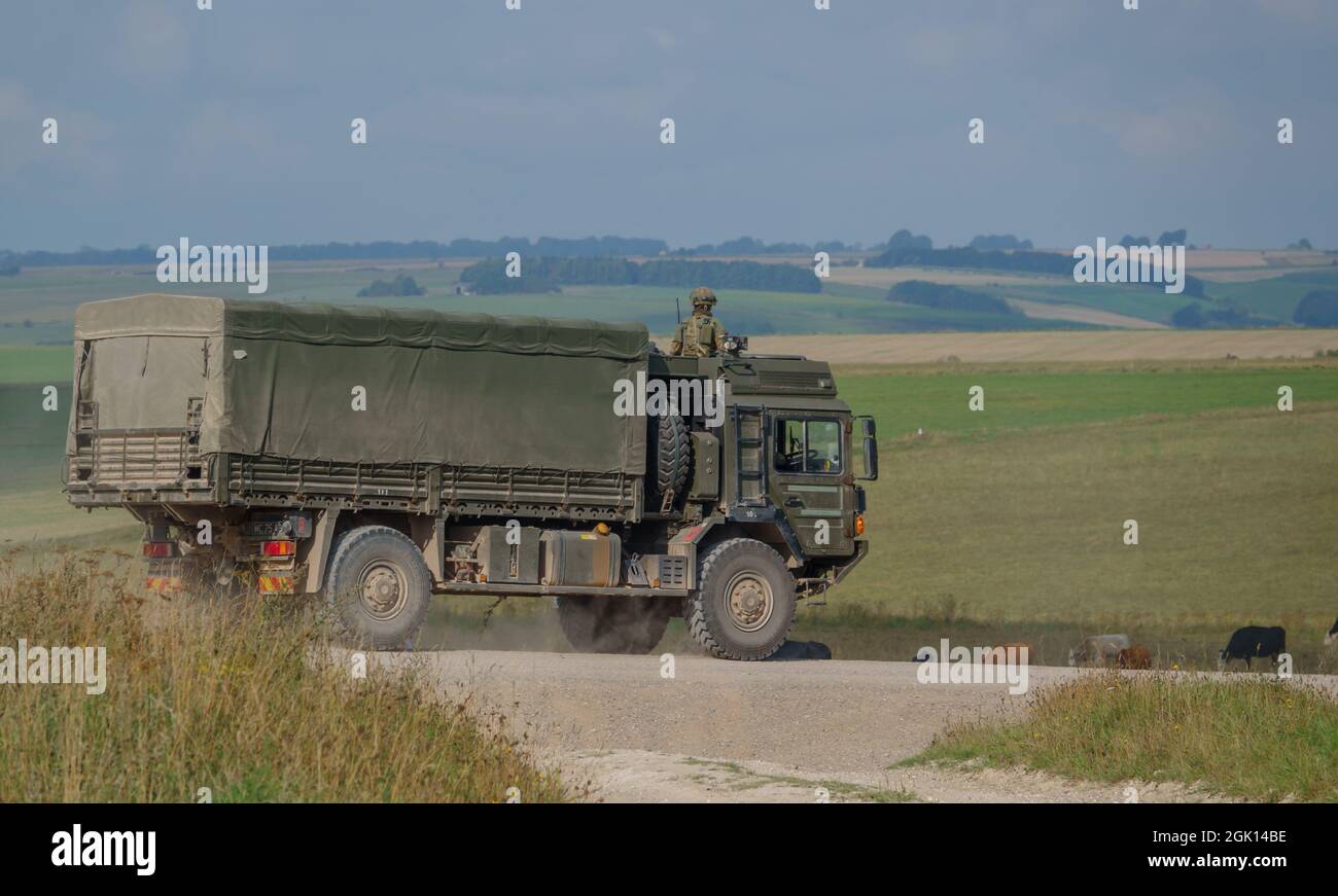 British army MAN SV 4x4 army lorry logistics vehicle truck driving ...