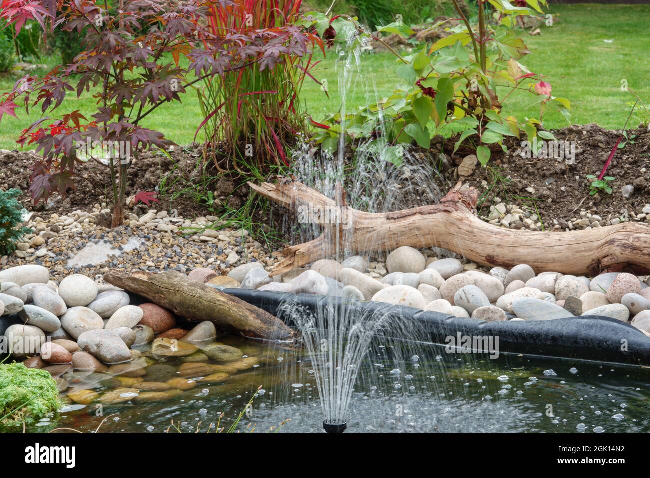 Garden waterfall feature hi-res stock photography and images - Alamy