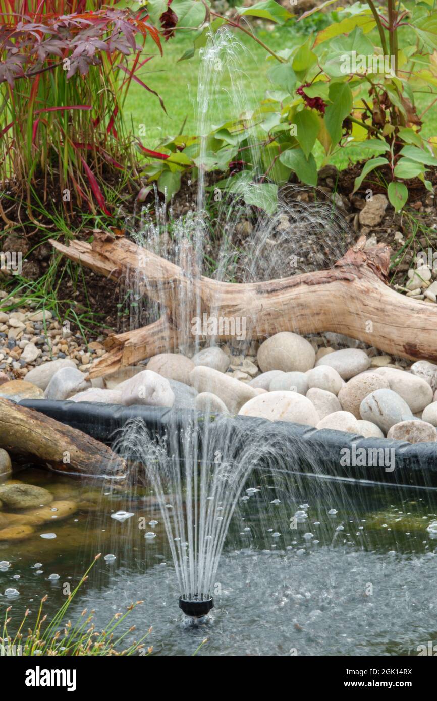 Garden waterfall feature hi-res stock photography and images - Alamy