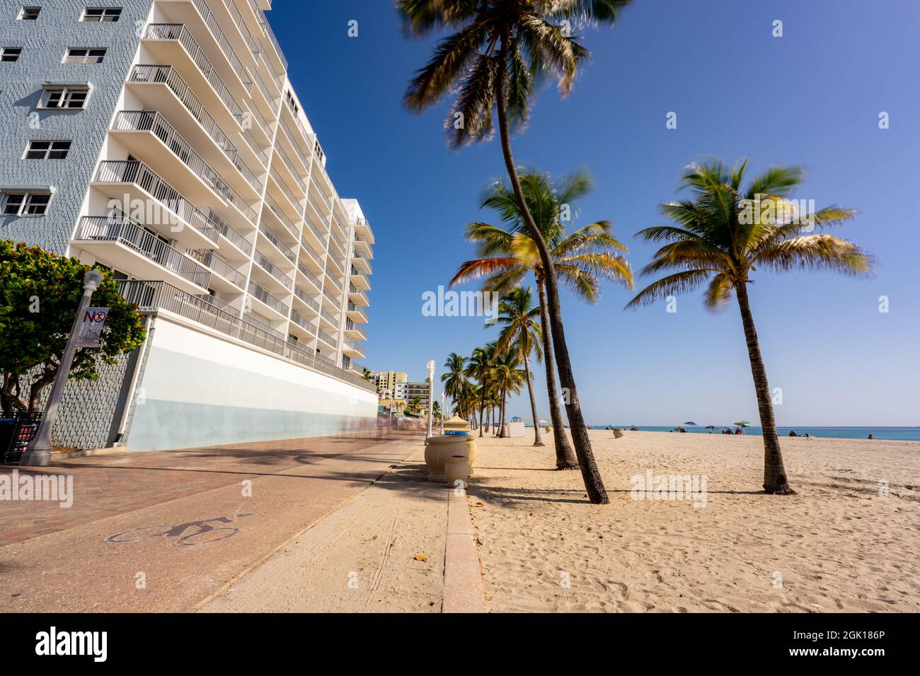 Hollywood beach boardwalk hi-res stock photography and images - Alamy