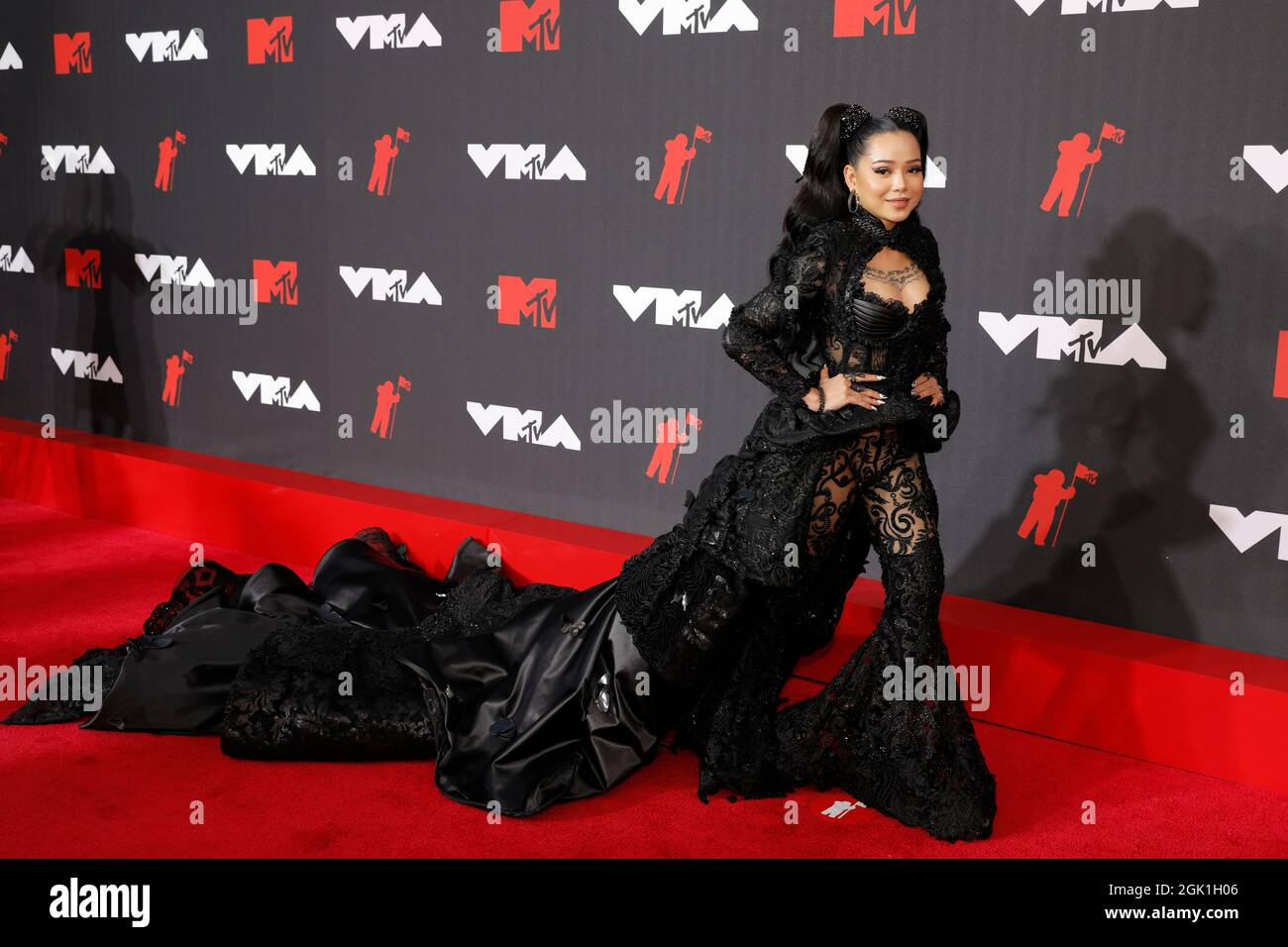 Bella poarch High Resolution Stock Photography and Images - Alamy