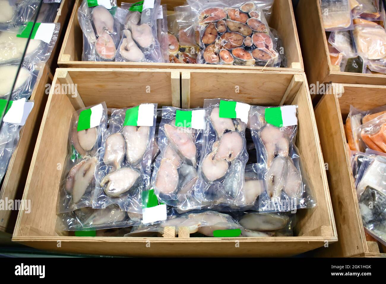Frozen fish in supermarket Stock Photo - Alamy