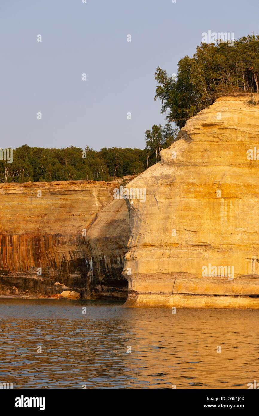 Beautifully colored sea cliffs along Pictured Rocks National Lakeshore ...