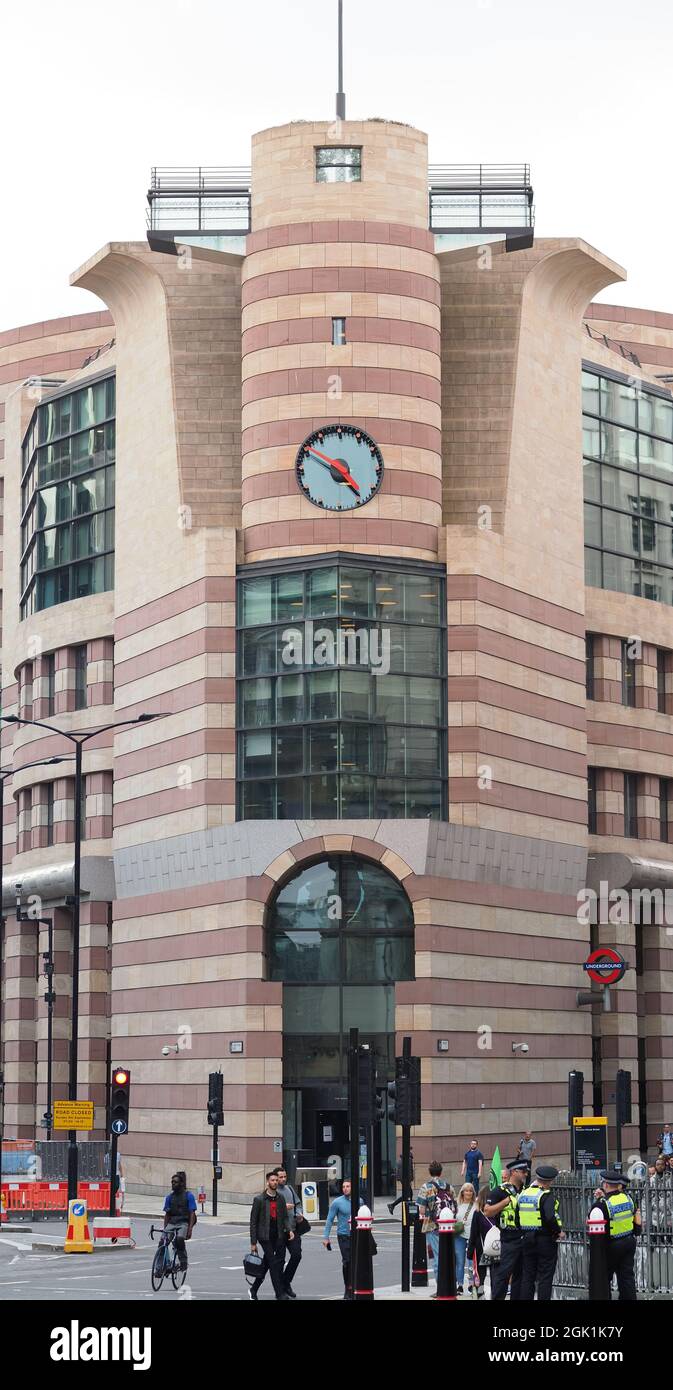 A view front view of No 1 Poultry in London Stock Photo - Alamy