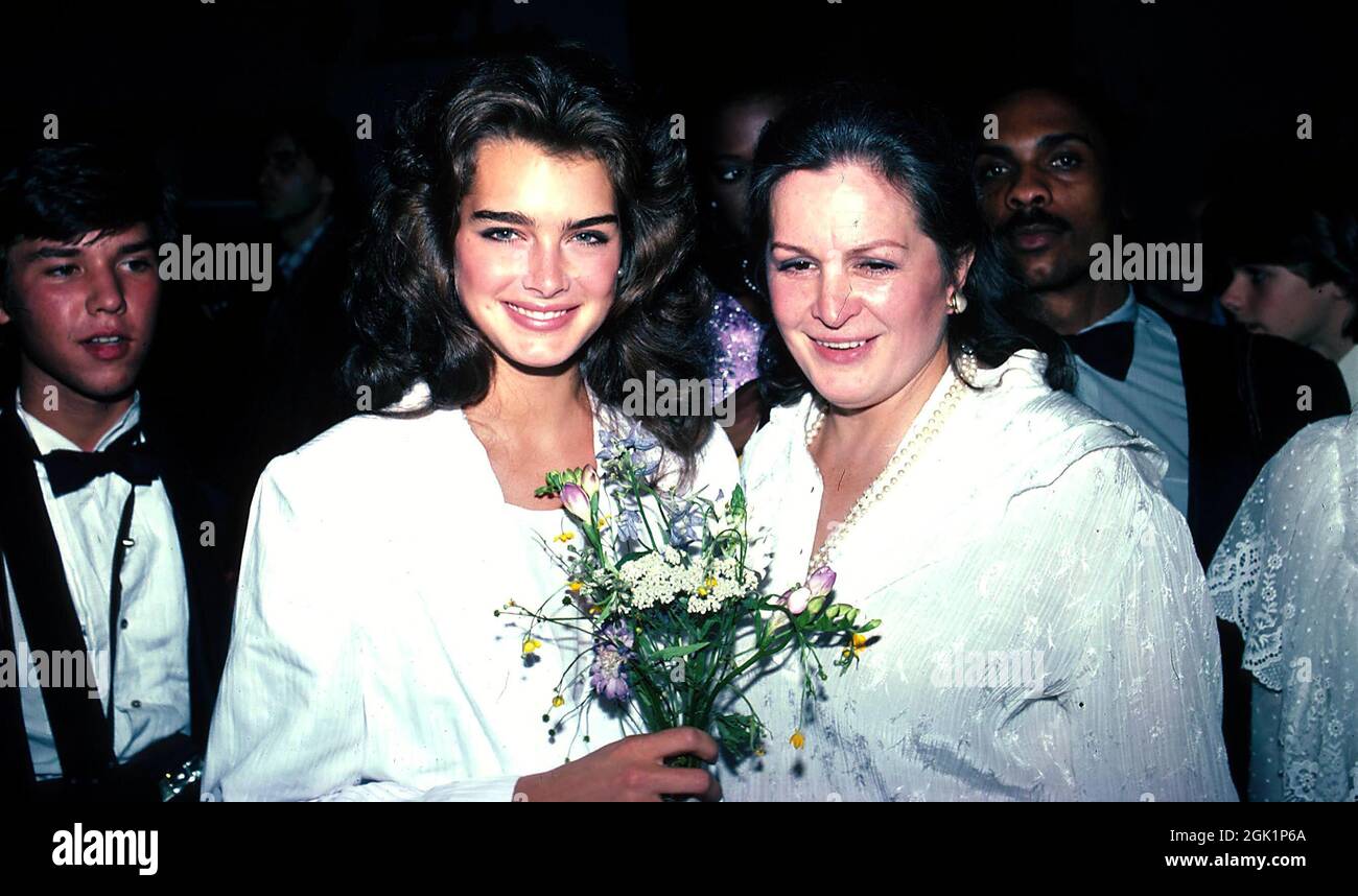 Brooke Shields and mother Teri 1980sPhoto by Adam Scull/PHOTOlink ...