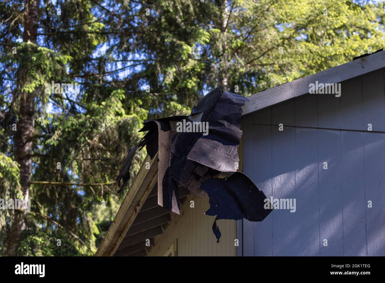 Dangling elements hi-res stock photography and images - Alamy