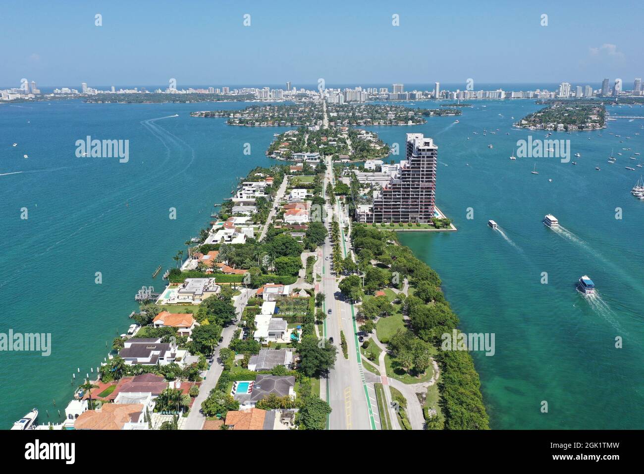 Aerial view of Venetian Causeway and Islands, North Biscayne Bay and ...