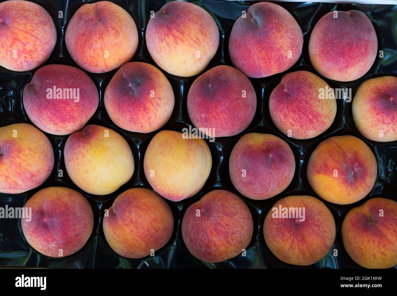 Close-up view of ripe peaches in boxes Stock Photo - Alamy